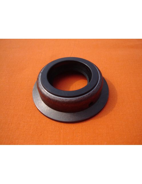 Standard 4-Speed Front Oil Seal